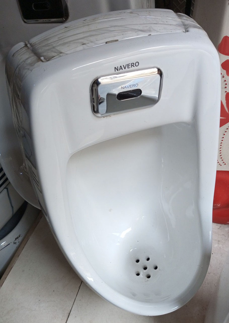 Automatic (Sensor) Ceramic Urinary Basin Bow - Frakem